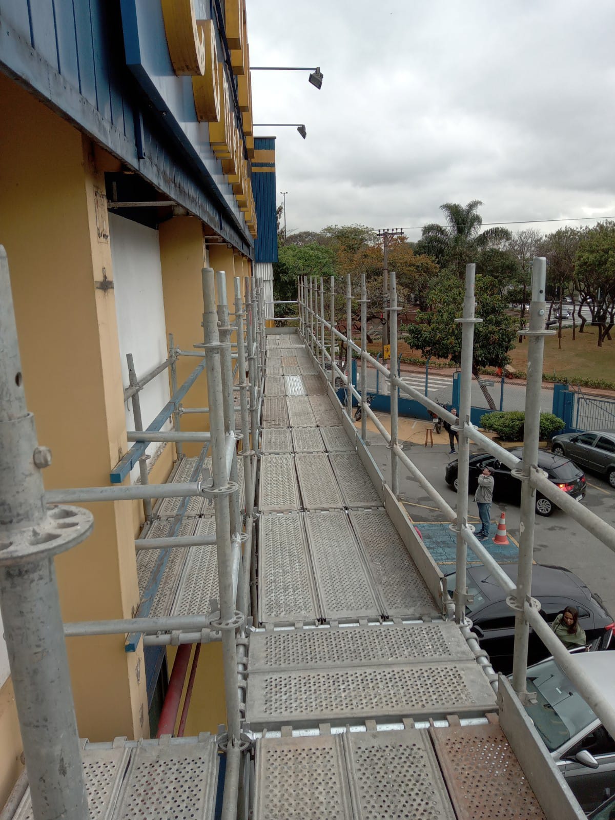 Aluguel de Andaime Multidirecional para Santil Elétrica com passagem ...