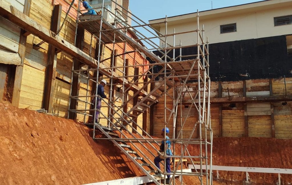 Locação de Escada de Acesso com Andaime Multidirecional Urbe - Andaimes ...